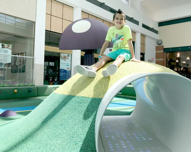 The New Florida Mall Play Area is a Great Place for Your Kids to Unwind!