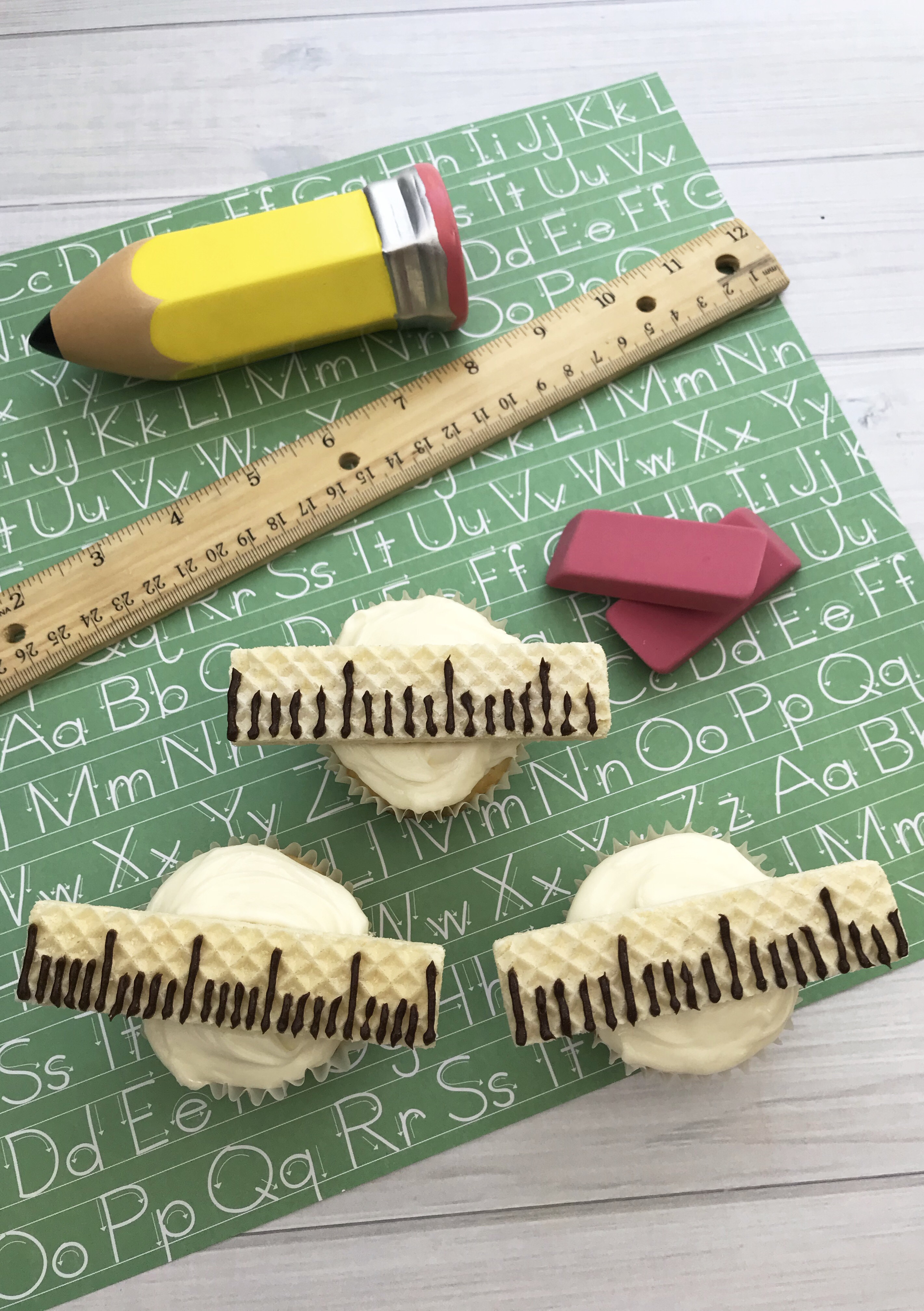 Easy Ruler Themed Back To School Cupcakes Recipe