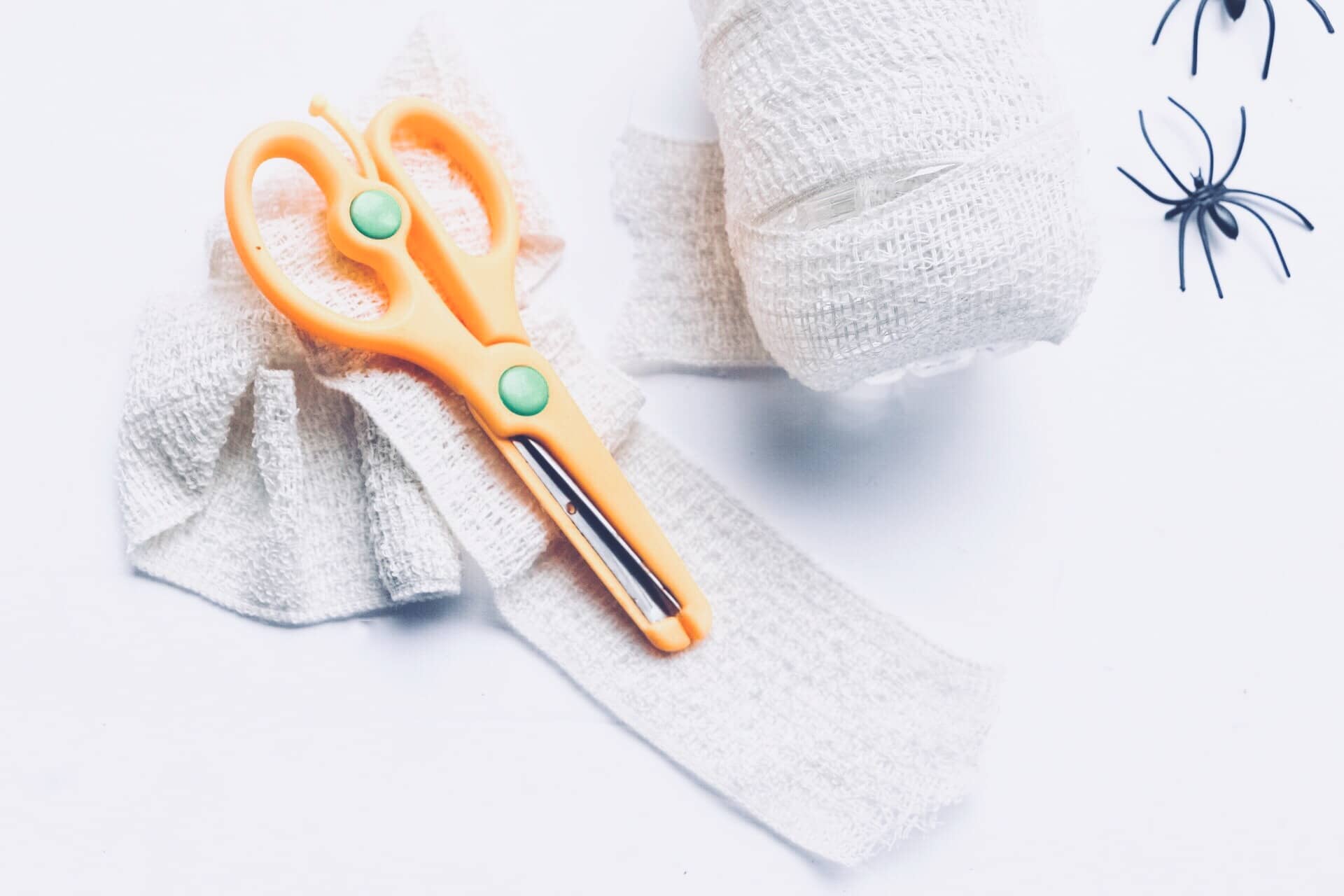 DIY Mummy Water Bottles Are A Festive Halloween Craft