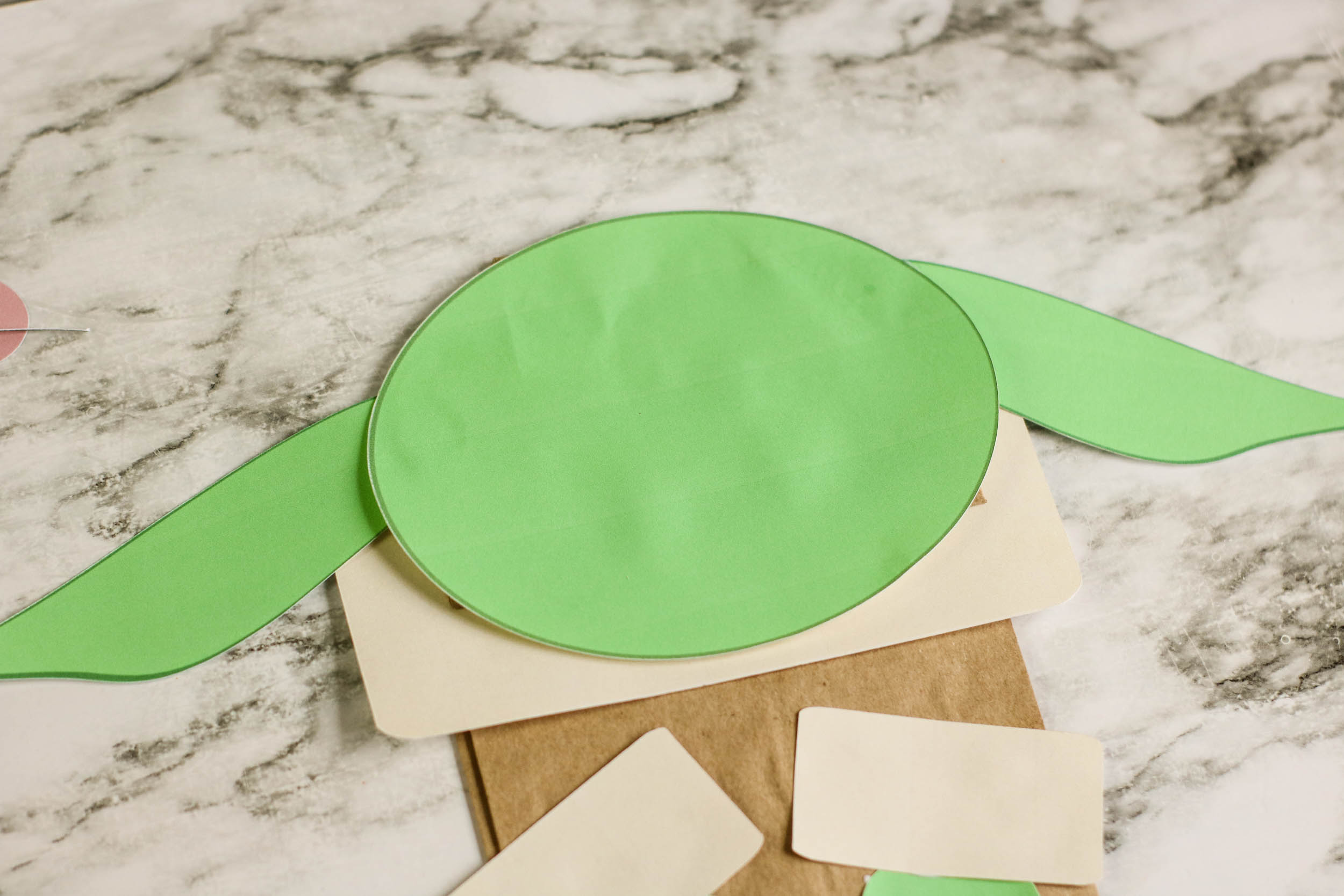 Baby Yoda Paper Bag Puppet – Easy Star Wars Craft for Kids | The ...