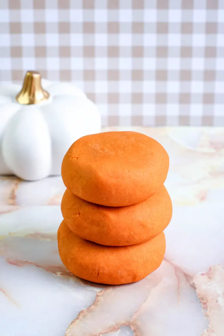 Easy DIY Pumpkin Spice Playdough Recipe for Fall