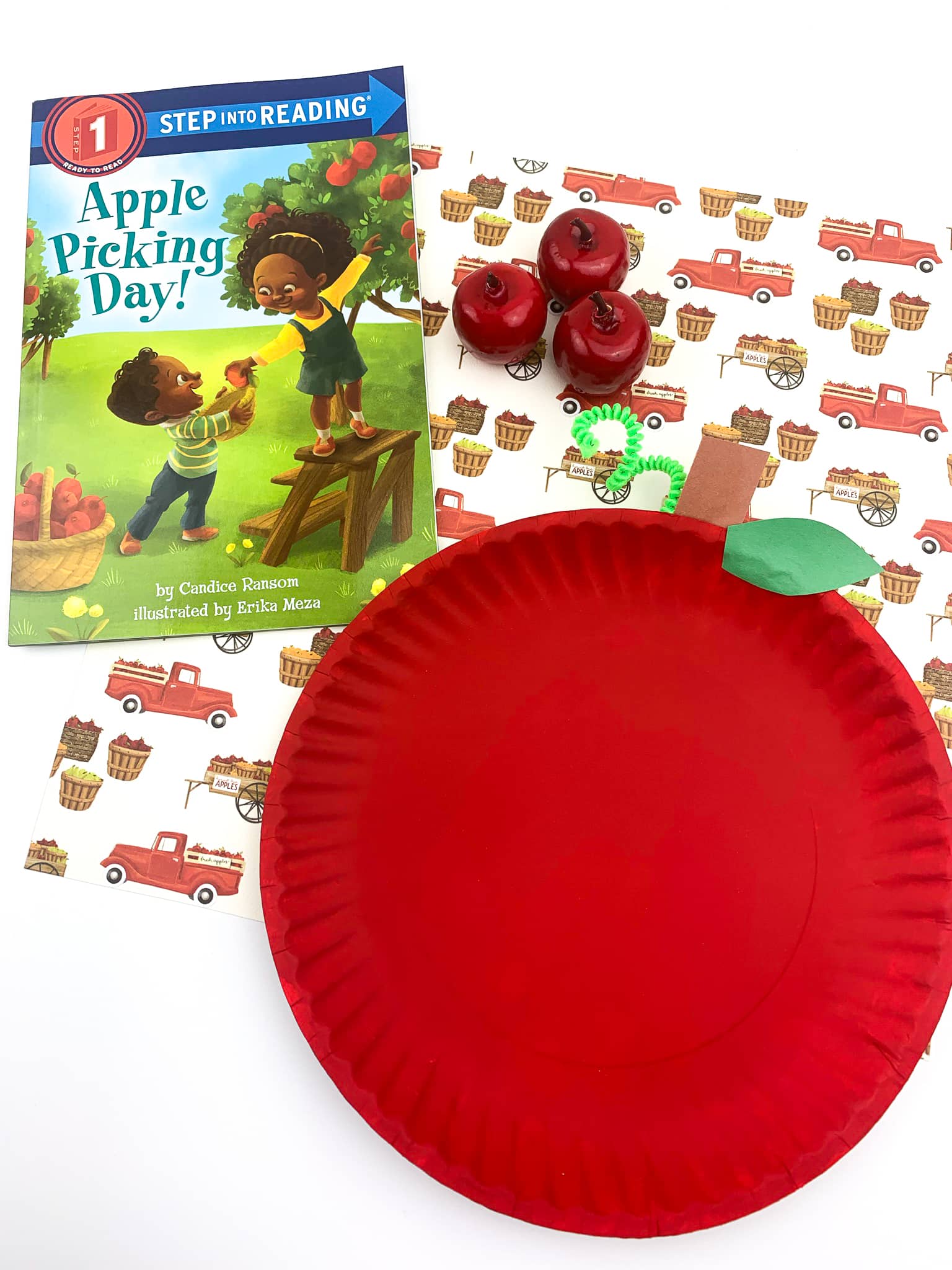 Easy Apple Paper Plate Craft for Kids to Create this Fall