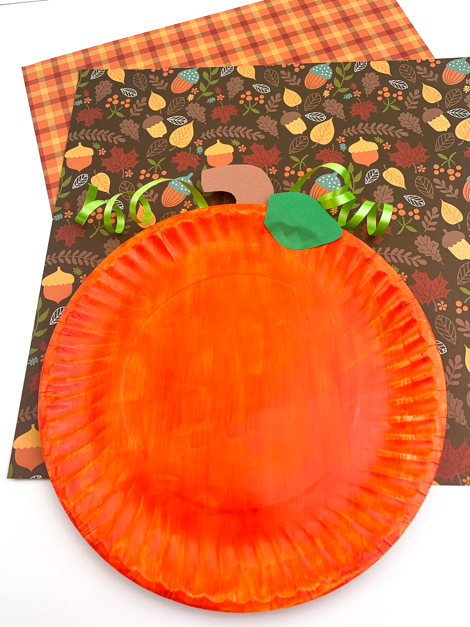 Pumpkin Paper Plate Craft - The Mommyhood Life